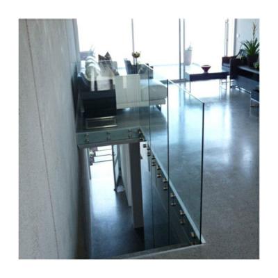 Cina Botswana standoff glass railing system patio standoff banister rails in vendita