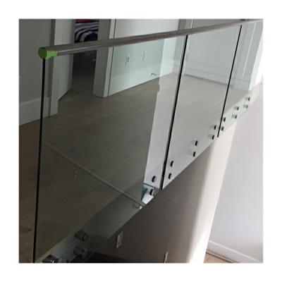 Cina Netherlands standoff mirror brackets flat roof standoff railing systems in vendita