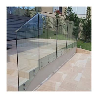 Cina Bright color standoff frames painting deck standoff railing in vendita