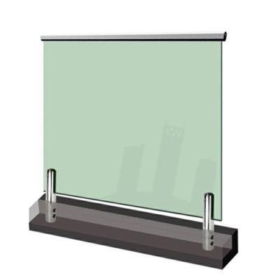 Cina LED Light Pool Fence Glass Railing Design Stainless Steel Glass Balustrade Spigots in vendita