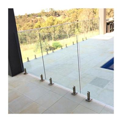 Cina Signature dish balustrade spigots balcony railing with glass in vendita