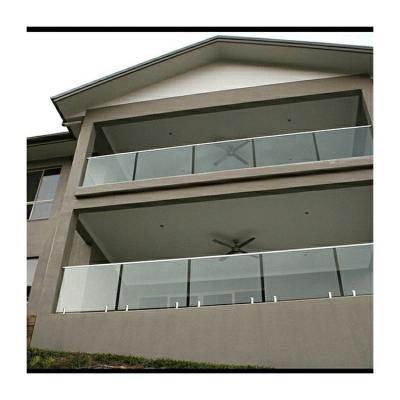 Cina A variety of spigots glass fencing exterior balcony spigot railing in vendita