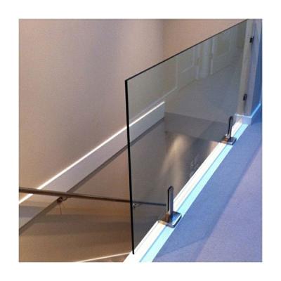 Cina Service-oriented black glass spigots railing spigot glass patio railing in vendita