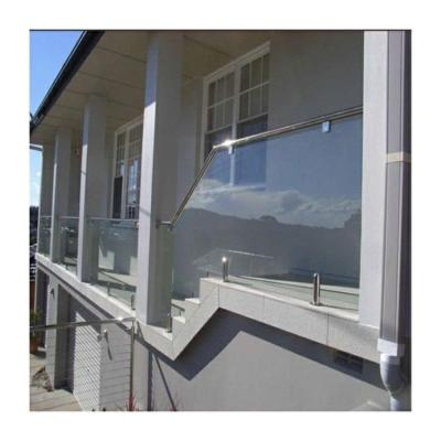 Cina Fashionable frameless glass spigots railing privacy for balcony spigot railings in vendita