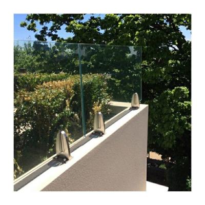 Cina Burundi frameless glass spigots suppliers roof spigot railing in vendita
