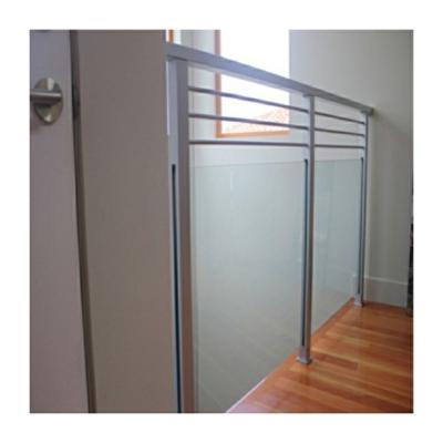 Cina Anti slip glass railings stainless steel balustrade suppliers frameless glass channel in vendita