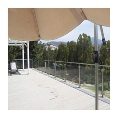 Cina Blue tinted glass balusters cedar deck with black railing deck railing glass balusters in vendita