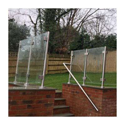 中国 EN2190 glass fencing horizontal wood porch railing stainless steel staircase railing with glass 販売のため
