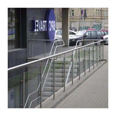 中国 Pvb laminated glass balustrades handrail for front porch steps deck railing systems pricing 販売のため