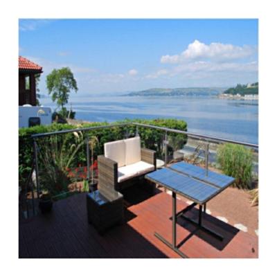中国 Tmepered glass balustrade brown deck with white railing deck railing 販売のため