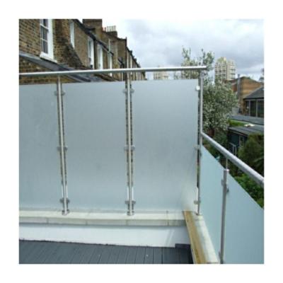 Cina Tmepered glass handrail roof terrace fencing standoff glass railing system in vendita