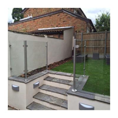 Cina Clear glass balusters customize porch railing design for stairs in vendita