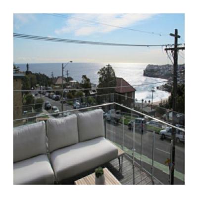 中国 Ultra clear glass handrail roof fencing railing mounting hardware 販売のため