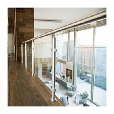 中国 CE EN 12150 glass fencing paver patio with railing 12mm thick glass stainless post porch railing 販売のため