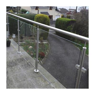 中国 EN 12150 glass balusters roof railing systems clear glass railing 販売のため