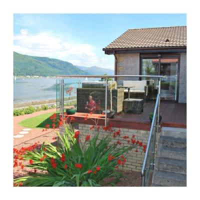 Cina Low iron glass balusters front porch railings and posts tempered glass panels for railings in vendita