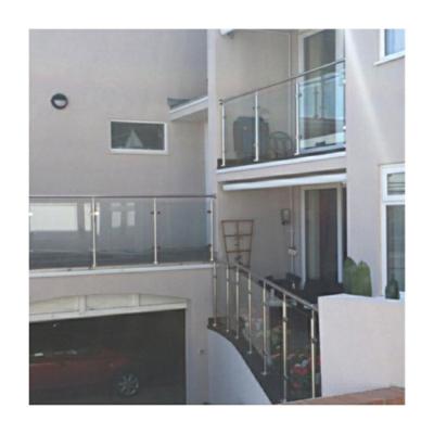Cina CE EN 12150 glass fence building balcony railing fence constructions in vendita