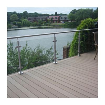 Cina Laminated glass railings fascia mounted deck railing steel railing with glass designs for balcony in vendita