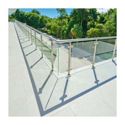 China SGCC glass fence brown and white deck railing deck railing price Te koop