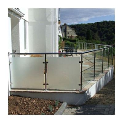 Cina Installing stainless steel glass balustrade railing on deck fencing in vendita