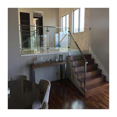 中国 Laminated glass railing garden patio fencing safty glass stainless post deck railing 販売のため