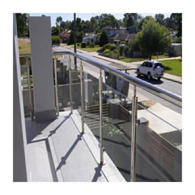 中国 Ultra clear glass balusters modular balcony railing fence garden 販売のため
