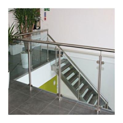 中国 CE EN 12150 glass guardrail apartment patio fence ultra white glass cable deck railing 販売のため