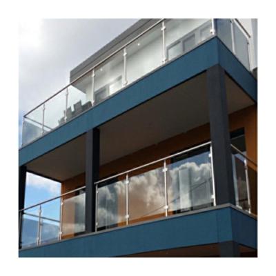 中国 Laminated glass railings laser cut balcony railing and fencing warehouse 販売のため