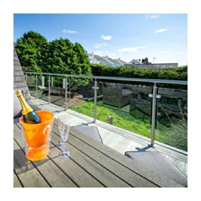 中国 Clear glass balustrades house roof grill design veranda glass railing system 販売のため