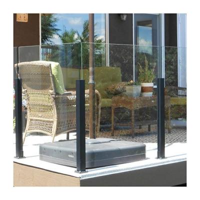 Cina 48 aluminum fence glass balustrade suppliers near me factory balcony aluminum u glass railing in vendita