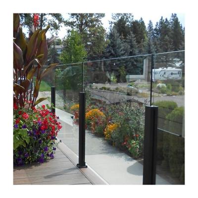 Cina Aluminum deck railing privacy screen glass fence for balcony design aluminum railing with glass panels in vendita