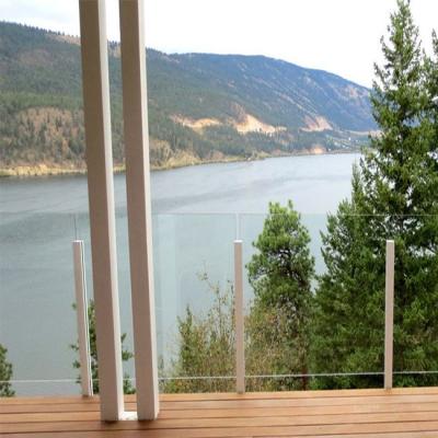 China Modern Glass Aluminium Balcony Railing Terrace Glass Railing Fence On Slope Te koop