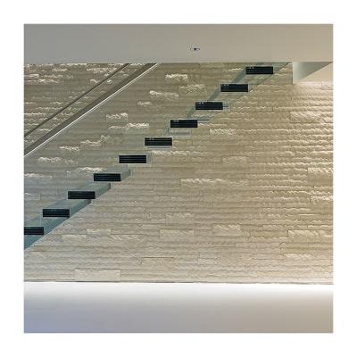 Cina Automatic led stairs glass banister floating staircase glass balustrades in vendita