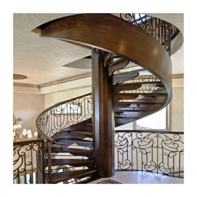 Cina China solid wood stair tread residential spiral staircase in vendita