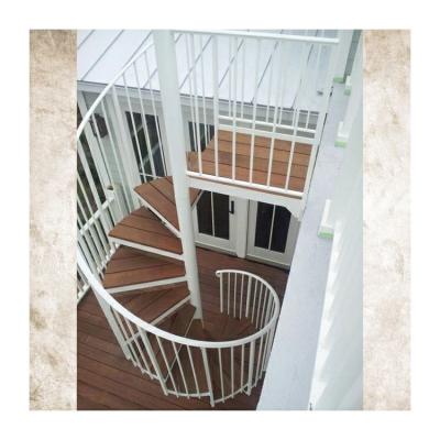 Cina Central post support solid wood round stair handrai luxurious spiral staircase in vendita