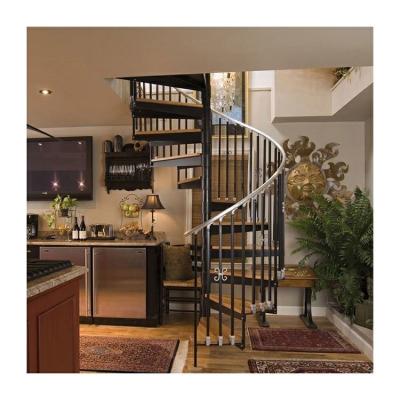 Cina Residential rubber solid wood step stairs indoor steel spiral staircase in vendita