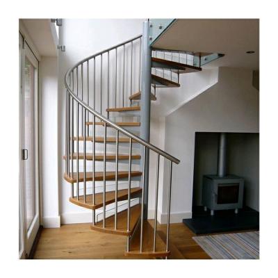 Cina Art gallery wooden stair tread white color spiral staircase in vendita
