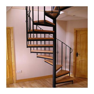Cina High quality space saving wood tread stairs teak spiral staircase in vendita