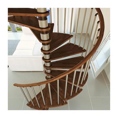 Cina Single beam steel wooden tread stairs customized spiral staircase in vendita