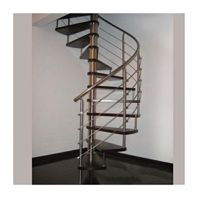 Cina Household individual wood spiral staircase tread solid spiral stairs in vendita