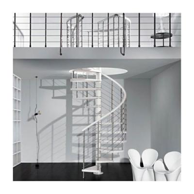 Cina Factory seller design spiral stairs wooden baluster spiral staircase in vendita