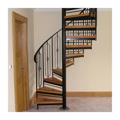 Cina China supplier interior spiral stair interior wood spiral staircase in vendita