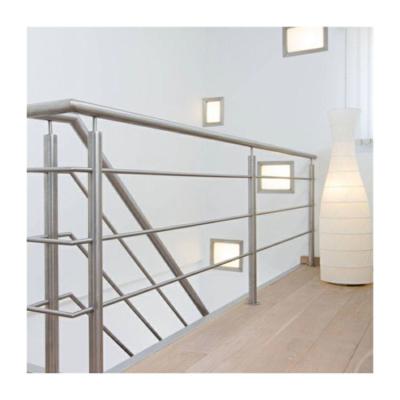 Cina Factory direct sales 6ft metal rod fence panels small patio fence in vendita