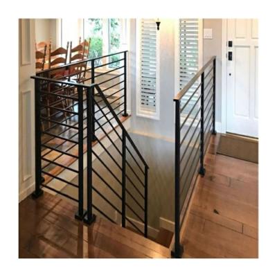 Cina Quality service ornamental steel rod fence wood patio railings in vendita