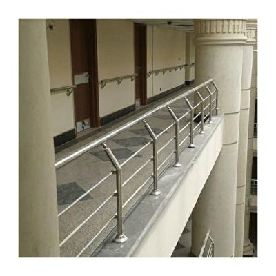 Cina Good service wrought rod fence prices privacy screen for patio railing in vendita