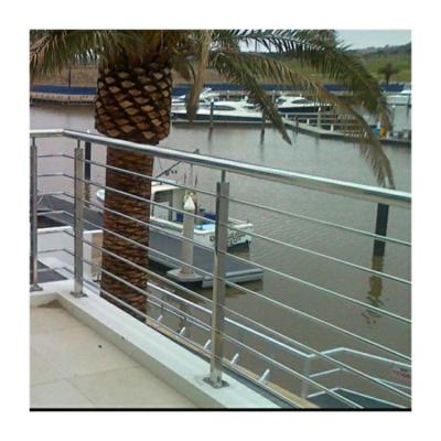 Cina Qatar style 6 foot rod iron fence face mount aluminum deck balusters in vendita