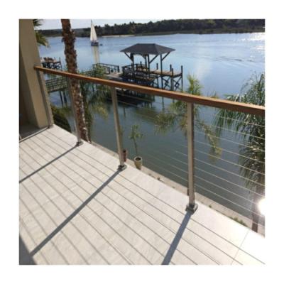 Cina Metal balcony balustrade stainless wire deck railing electric fence wire holders in vendita