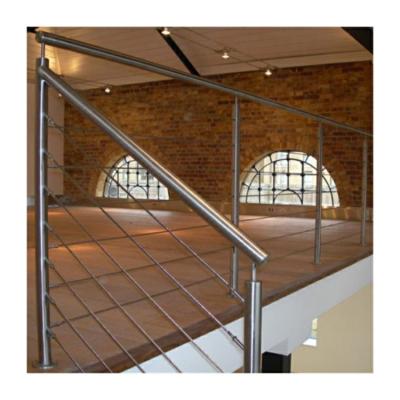 Cina Fence on patio wire patio railing 9 gauge welded wire fence in vendita