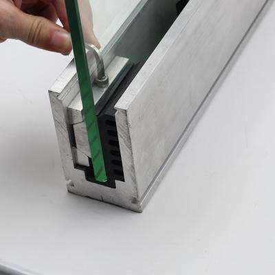 Cina 6063 Aluminium Profile Base Shoe Deck Linear U Channel Balustrade Frameless Balcony Glass Railing in vendita