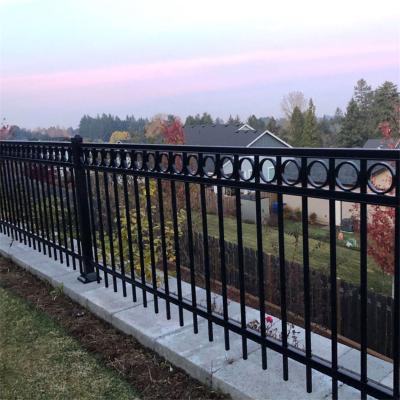 Cina New Design Cheap Wrought Iron Fence Panel Steel Metal Picket Ornamental Fence in vendita
